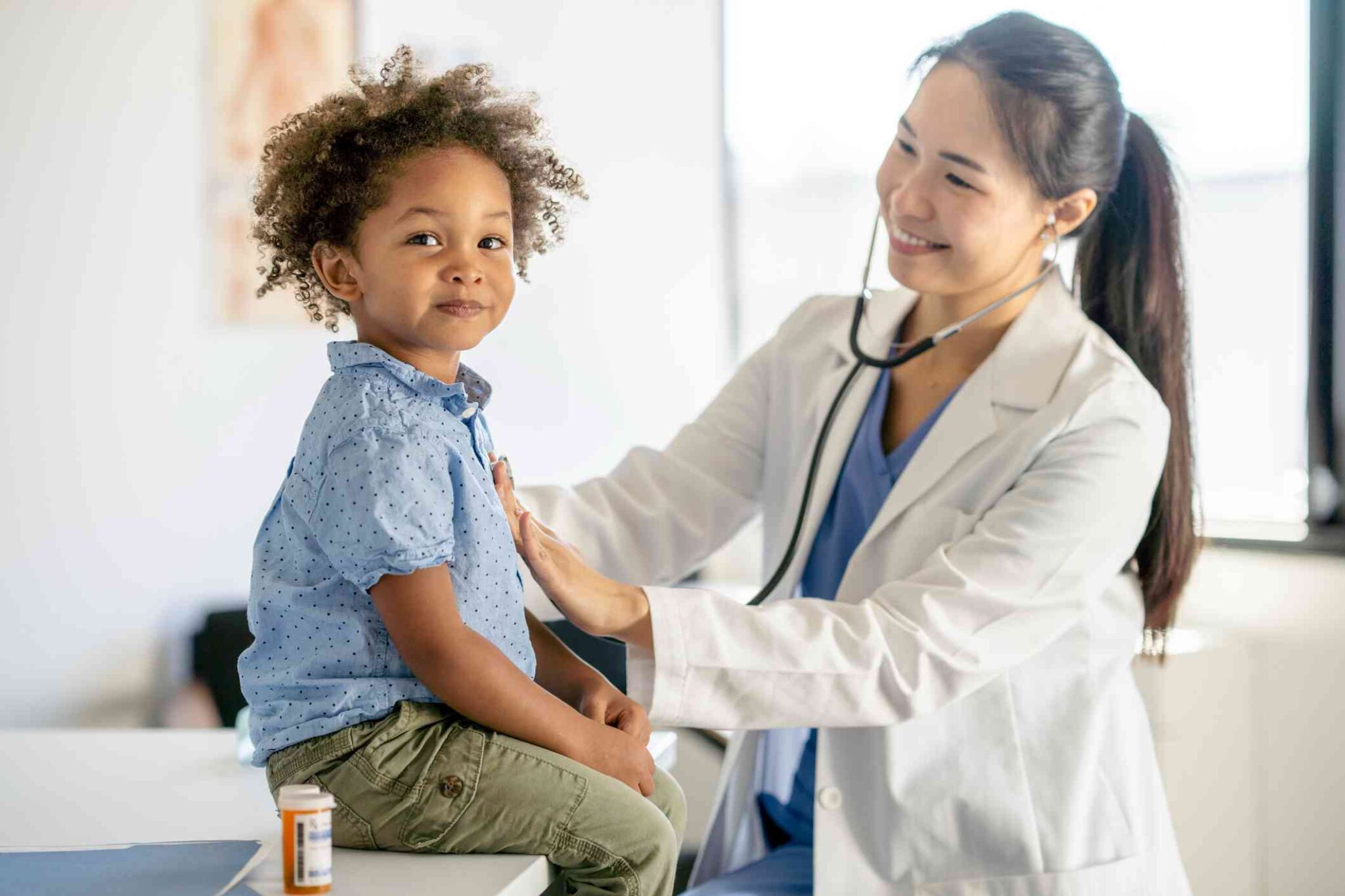 Pediatra: o que faz, formação, salário e mercado de trabalho! - Inspirali